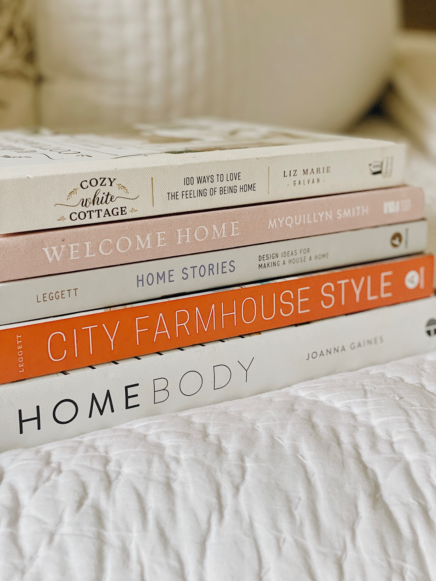 5 Farmhouse Decor Books We Love - She Gave It A Go