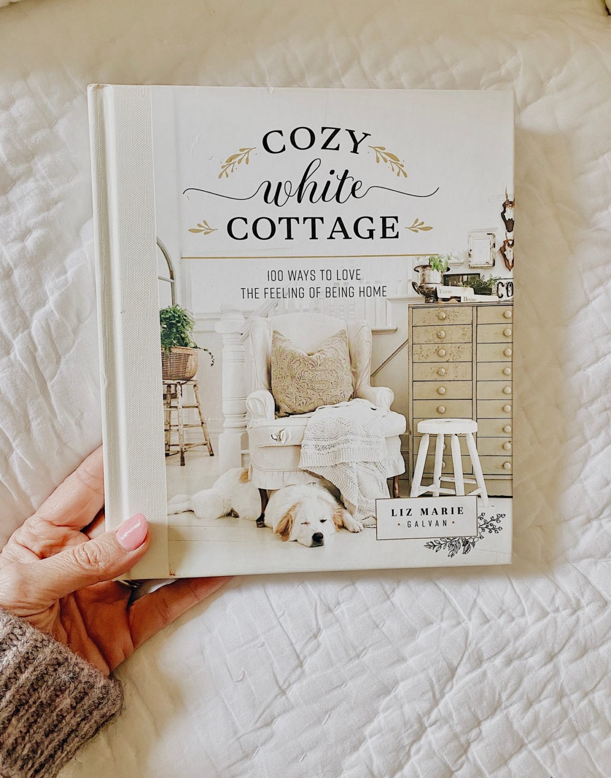 5 Farmhouse Decor Books We Love - She Gave It A Go