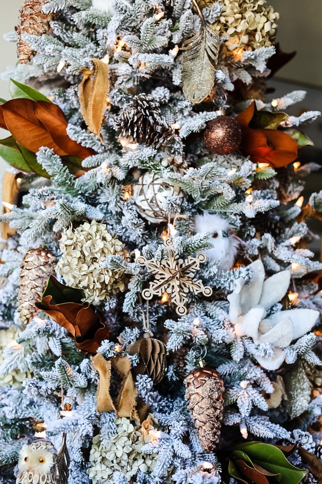 7 Inspiring Christmas Tree Decorating Ideas | She Gave It A Go